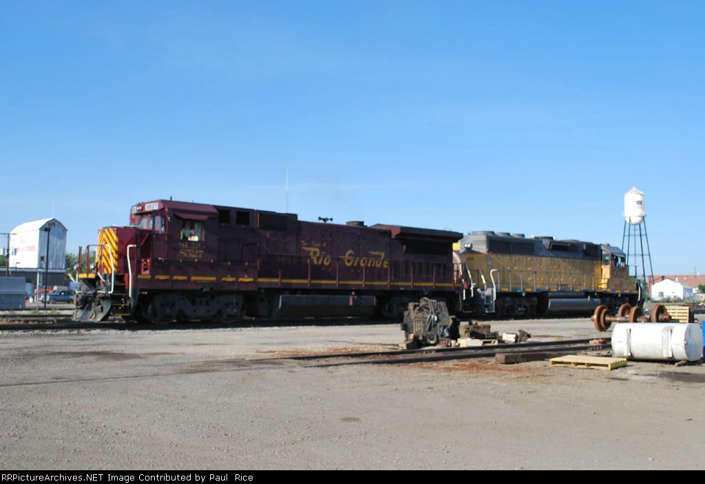 SLRG 8527 & HLCX 1000 Returned From Night Freight Run